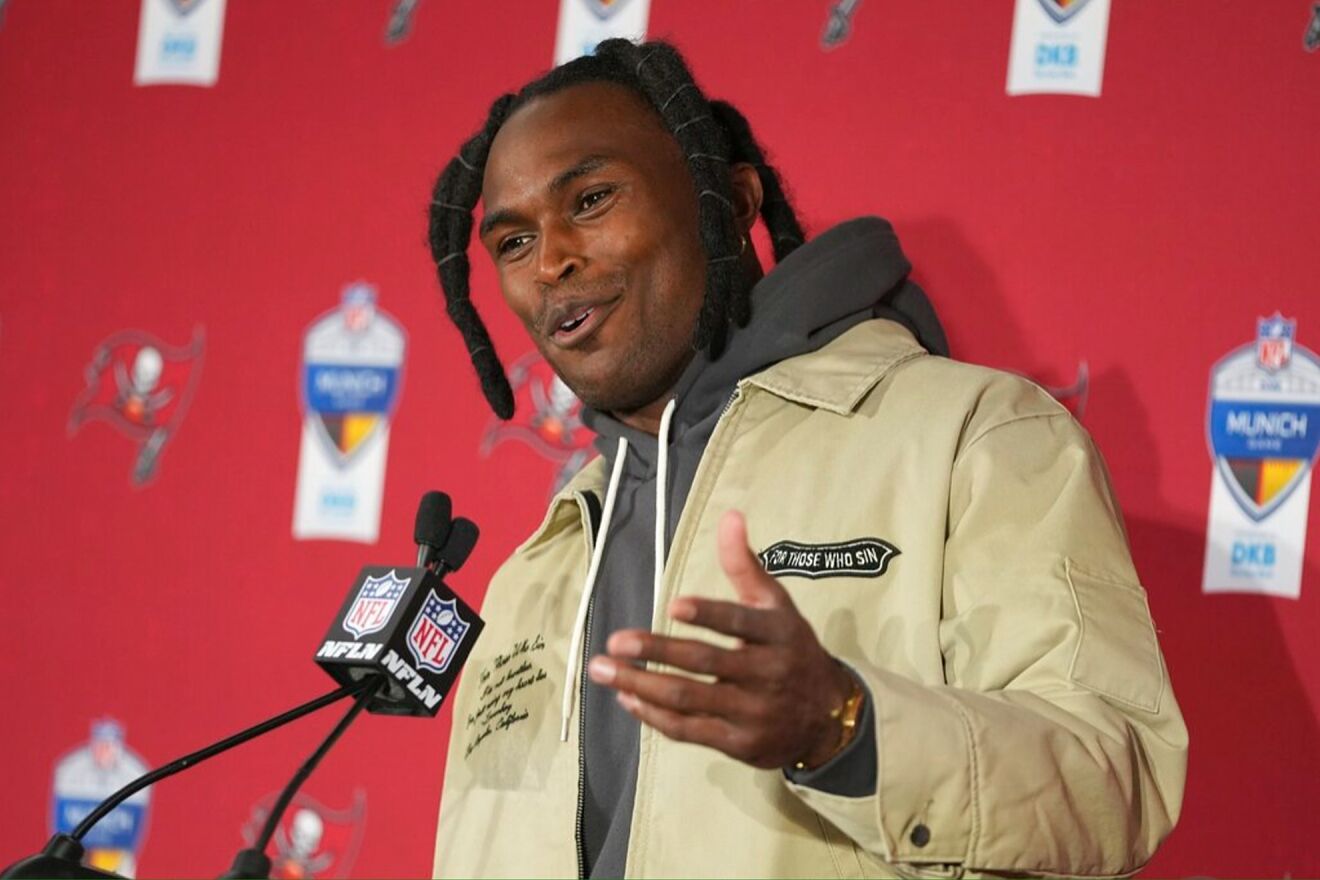 Receiver Julio Jones is back in the NFL after signing with the ...