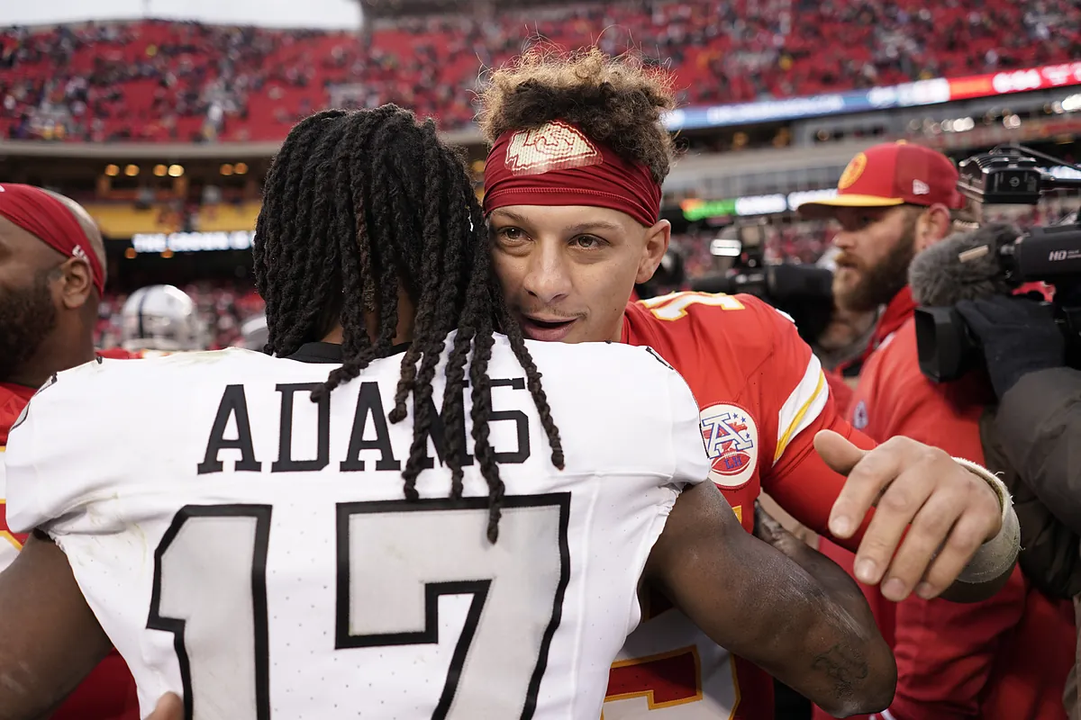 Davante Adams shakes NFL with trade rumors as Kansas City need the ...