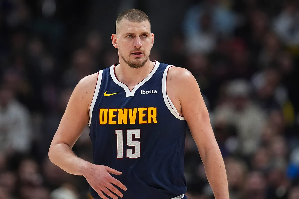 Nikola Jokic awkwardly stares at reporter after flirty comment during ...