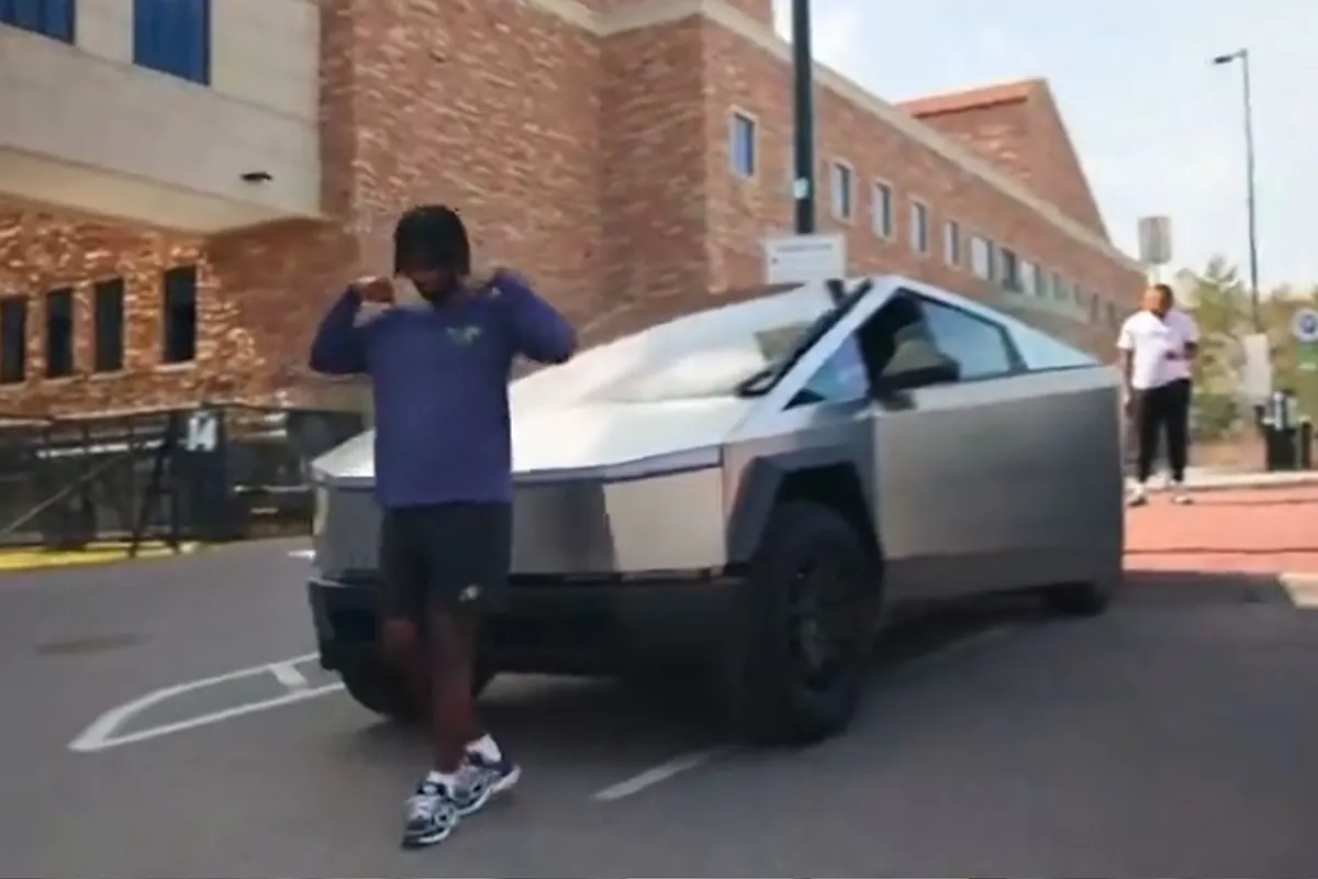 Shedeur Sanders shows off his new Tesla Cybertruck, the latest addition ...