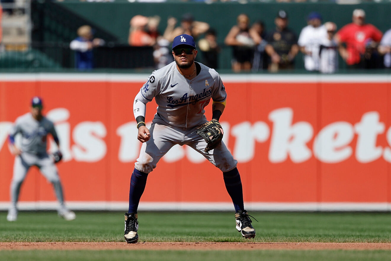 Dodgers longtime hero announces retirement as team prepares for NLCS ...