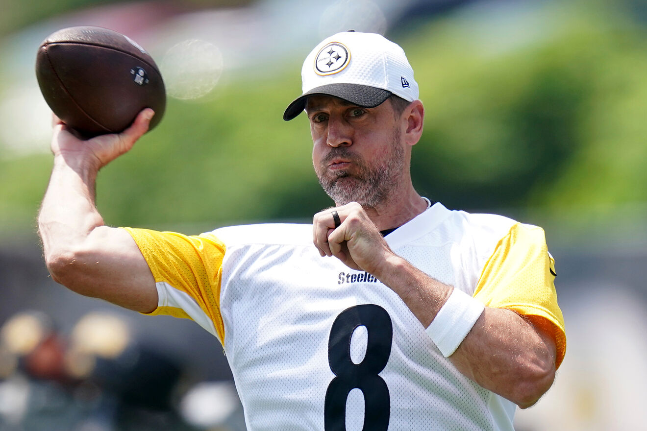 Aaron Rodgers emphatically silences rumors of Mike Tomlin's dismissal ...