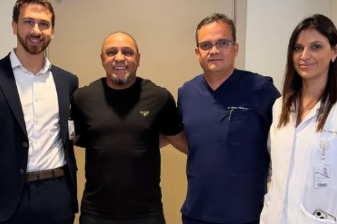 Former Brazilian soccer player Roberto Carlos leaves hospital after ...