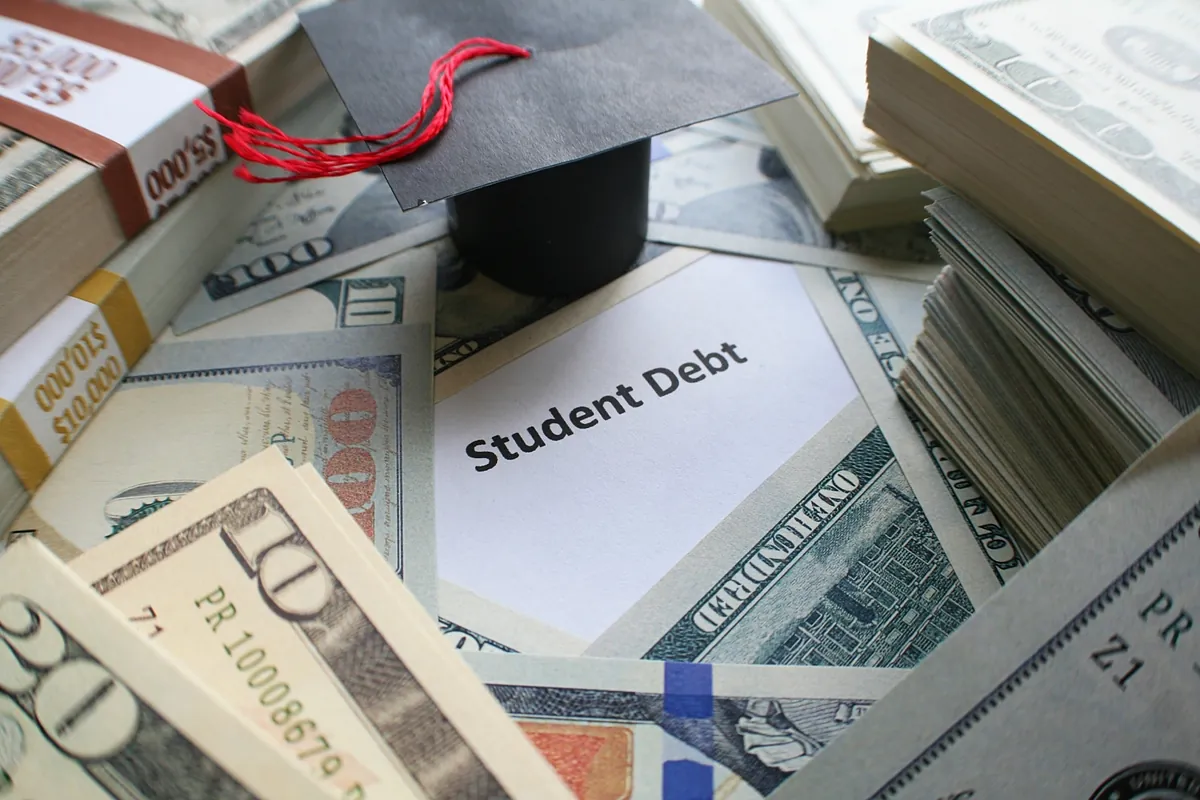 Who can file for bankruptcy on student loans in 2026? | Marca