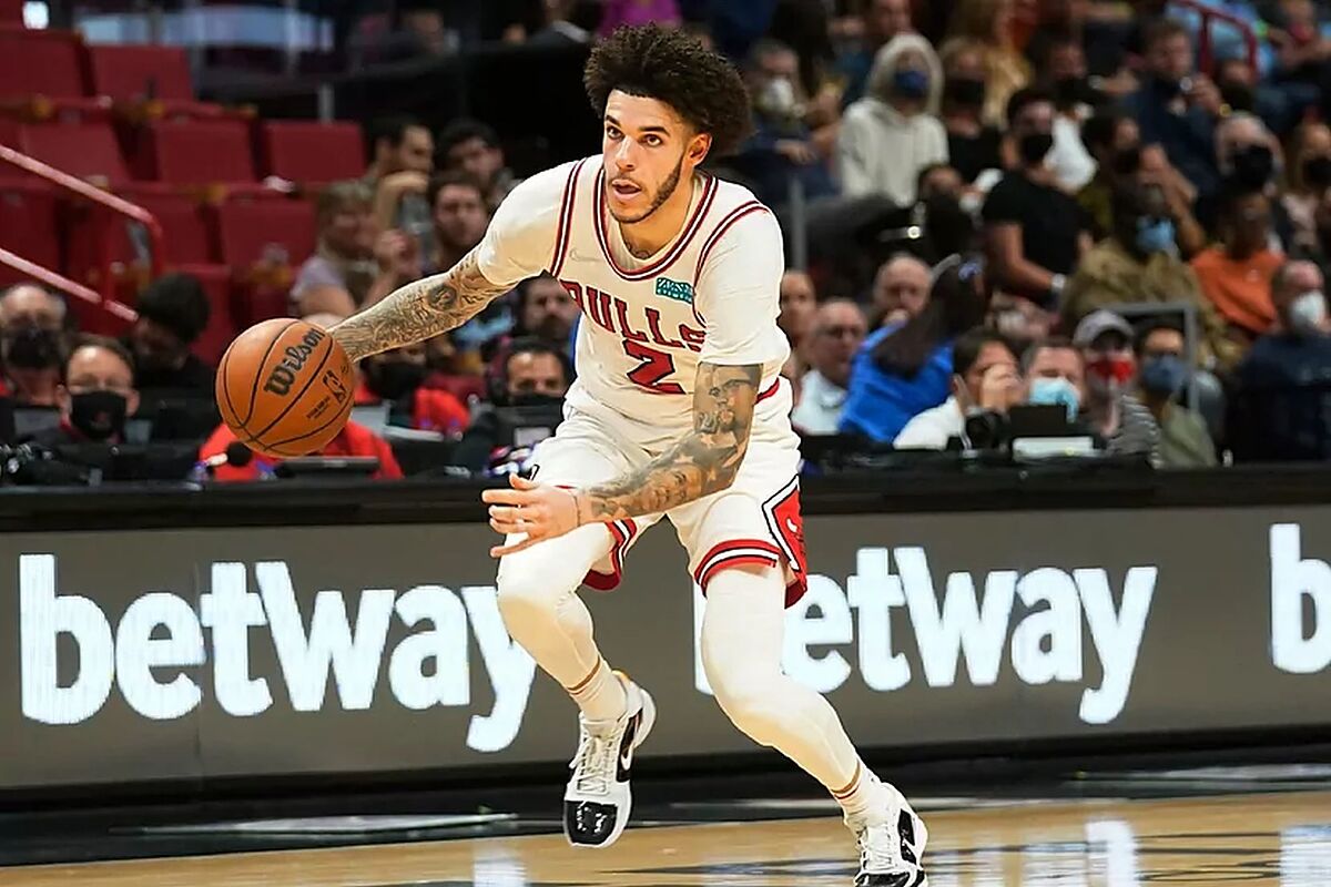 Lonzo Ball: People think I'm an a**hole, but my personality is pretty ...