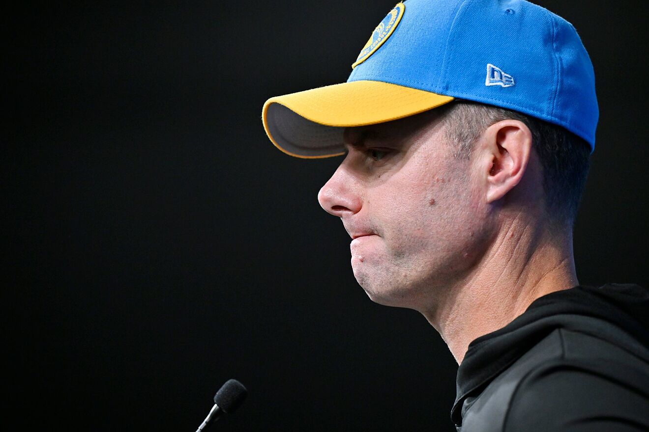 Kyle Shanahan interviews former Chargers HC Brandon Staley for DC ...