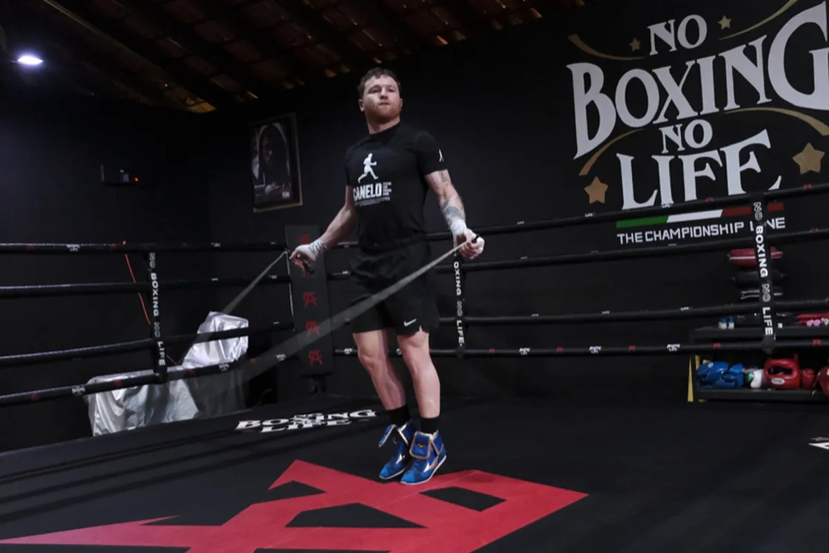Canelo Alvarez's shocking training video: Fans fear he's losing his ...