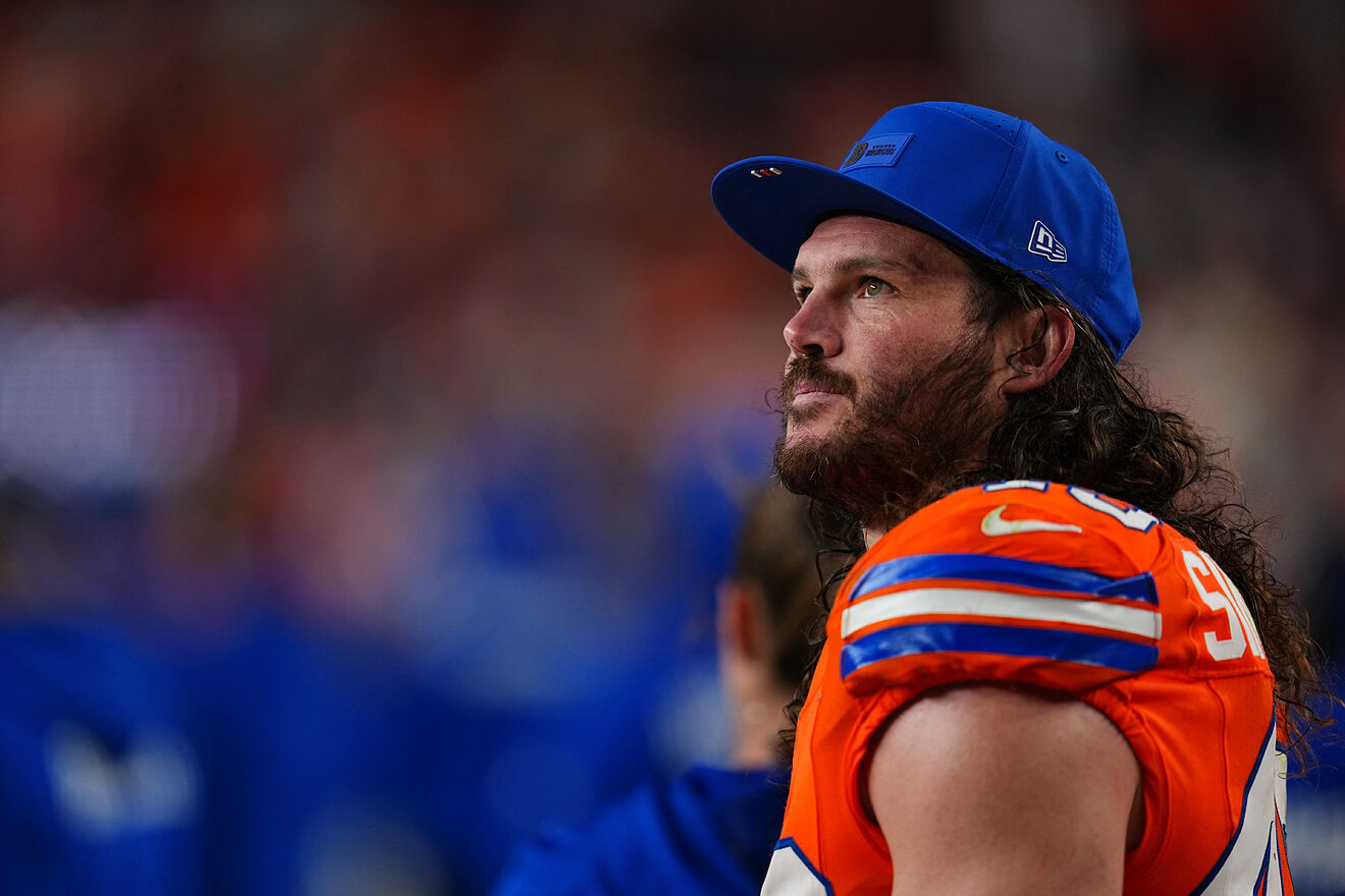 Alex Singleton and the most spectacular comeback in NFL history: Back ...