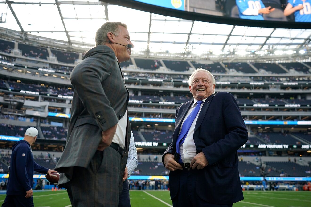Troy Aikman sparks debate with a "shocking" Super Bowl prediction that ...