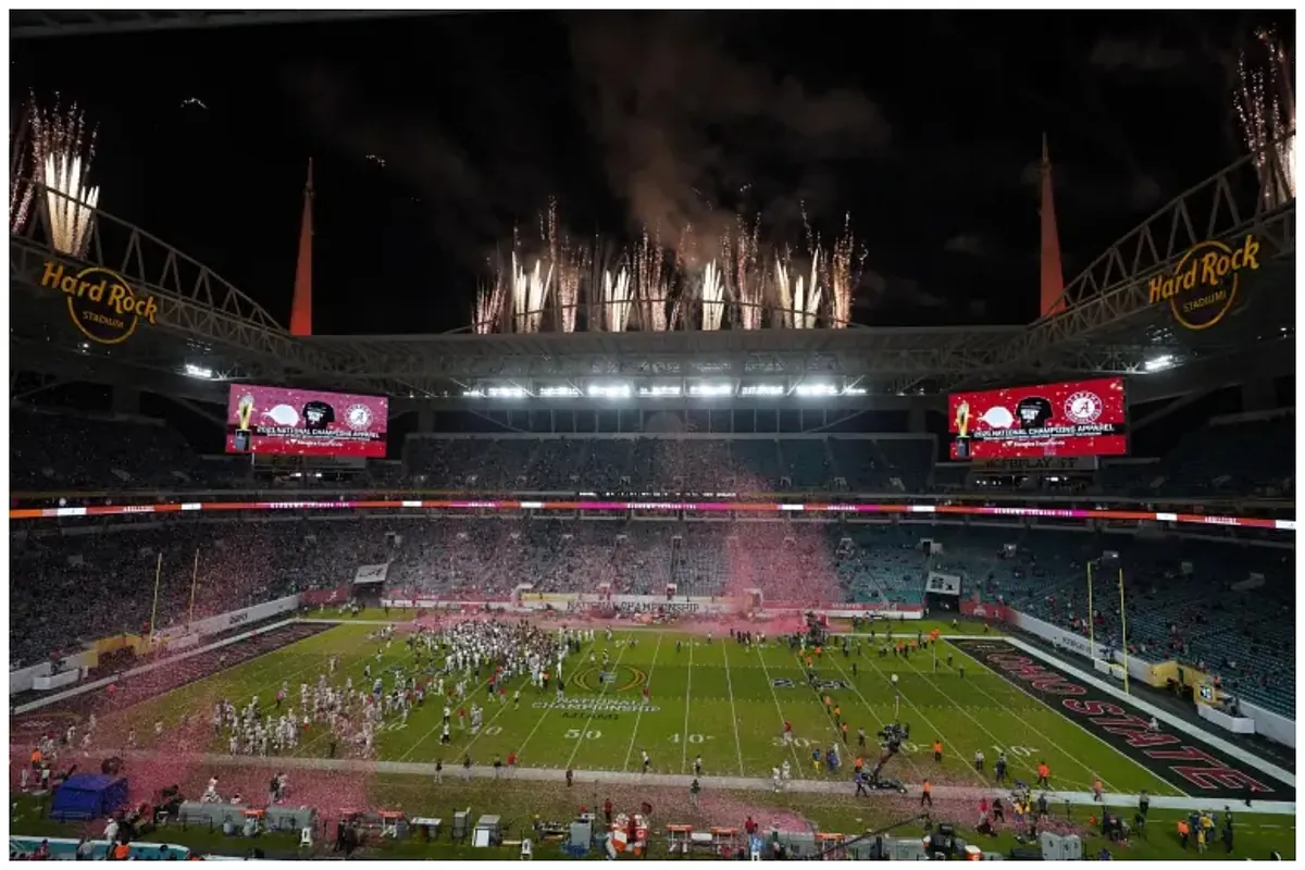 Who is singing the national anthem at the College Football Playoff ...