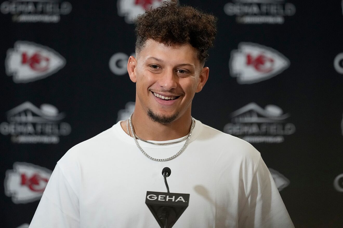 Patrick Mahomes' new Adidas deal leaves fans baffled by price tag | Marca