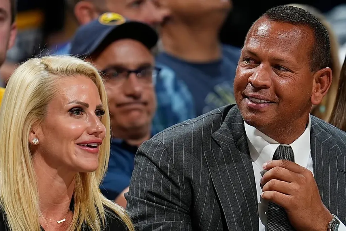 Alex Rodriguez's girlfriend turns heads with her take on health and ...