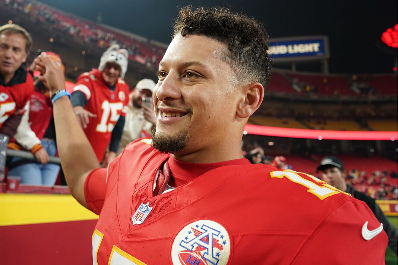 Chiefs get gift from AFC rival as former fan favorite is now free to ...