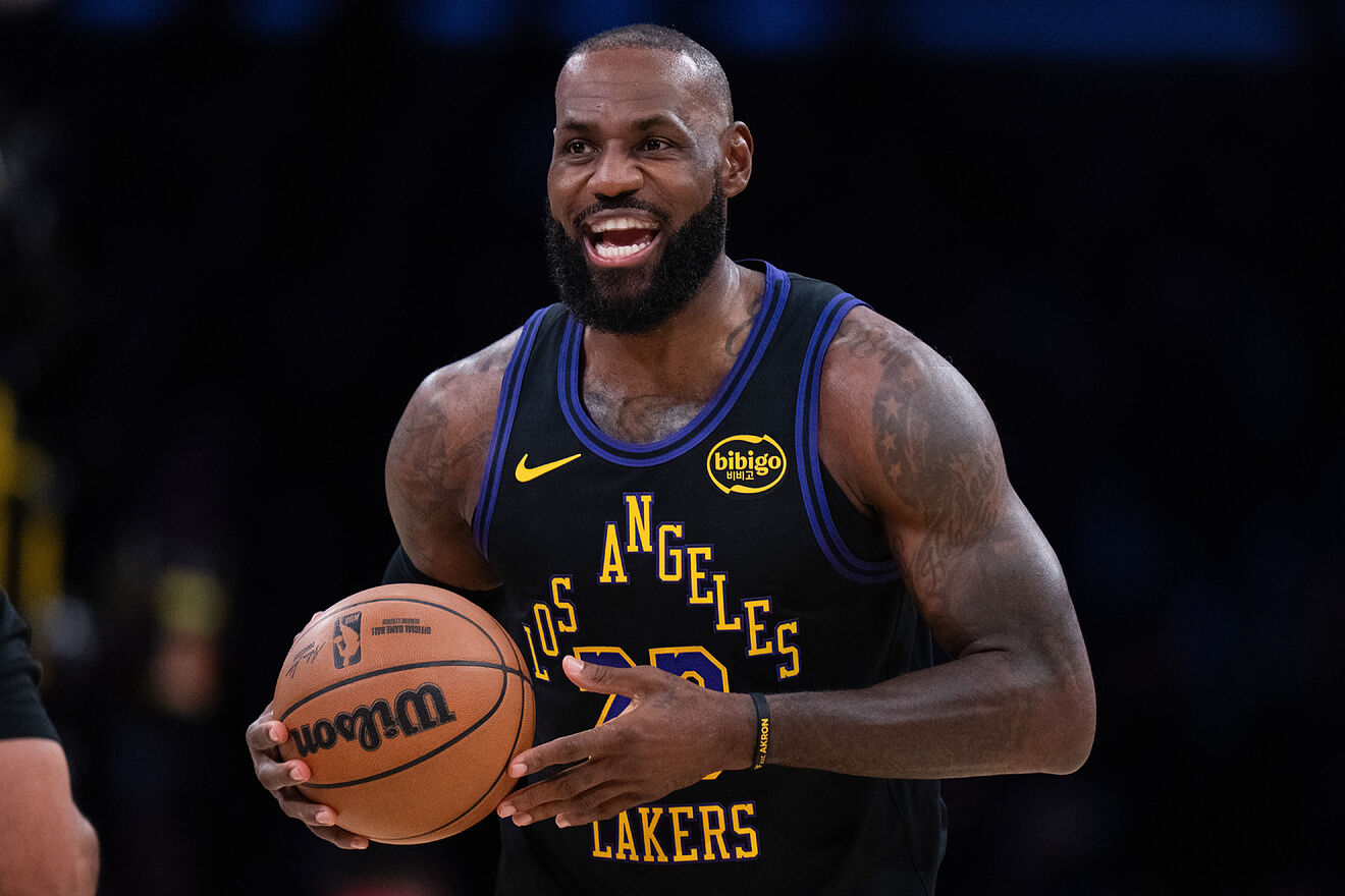 LeBron James dominates in season debut, shows chemistry with Lakers | Marca