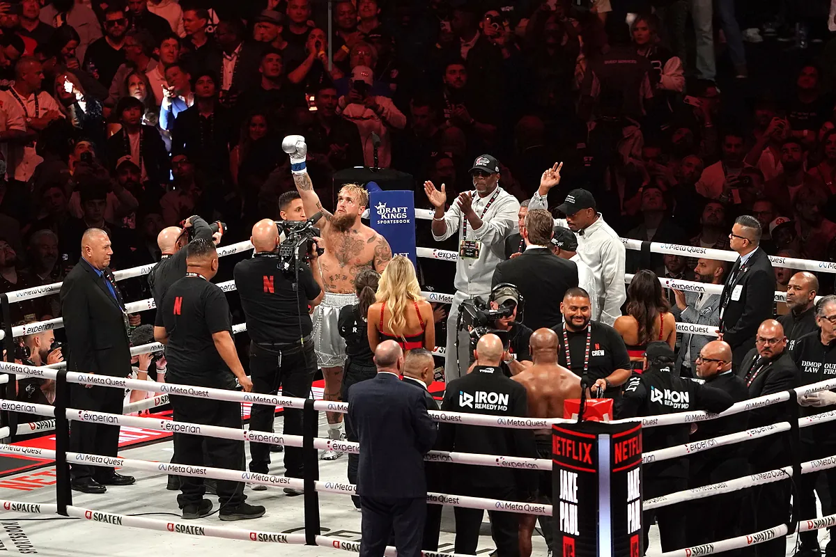 Shaquille O'Neal holds no grudge: celebrates with Jake Paul after he ...