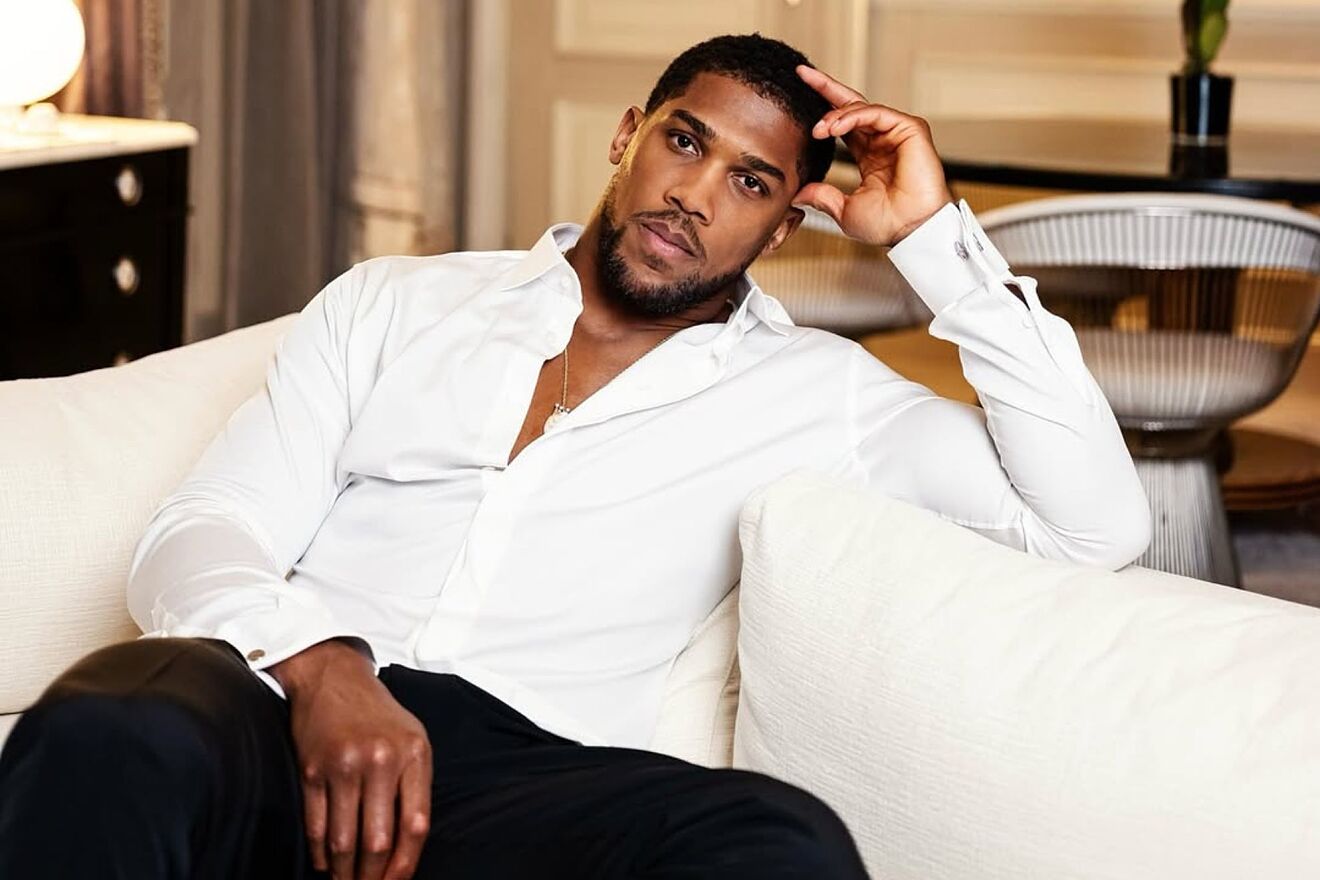 Video shows how close Anthony Joshua came to being seriously injured or ...