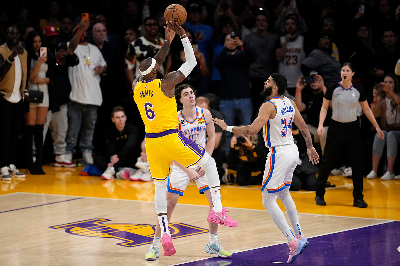 LeBron James' historic shot, a beautiful step-back in the third quarter ...