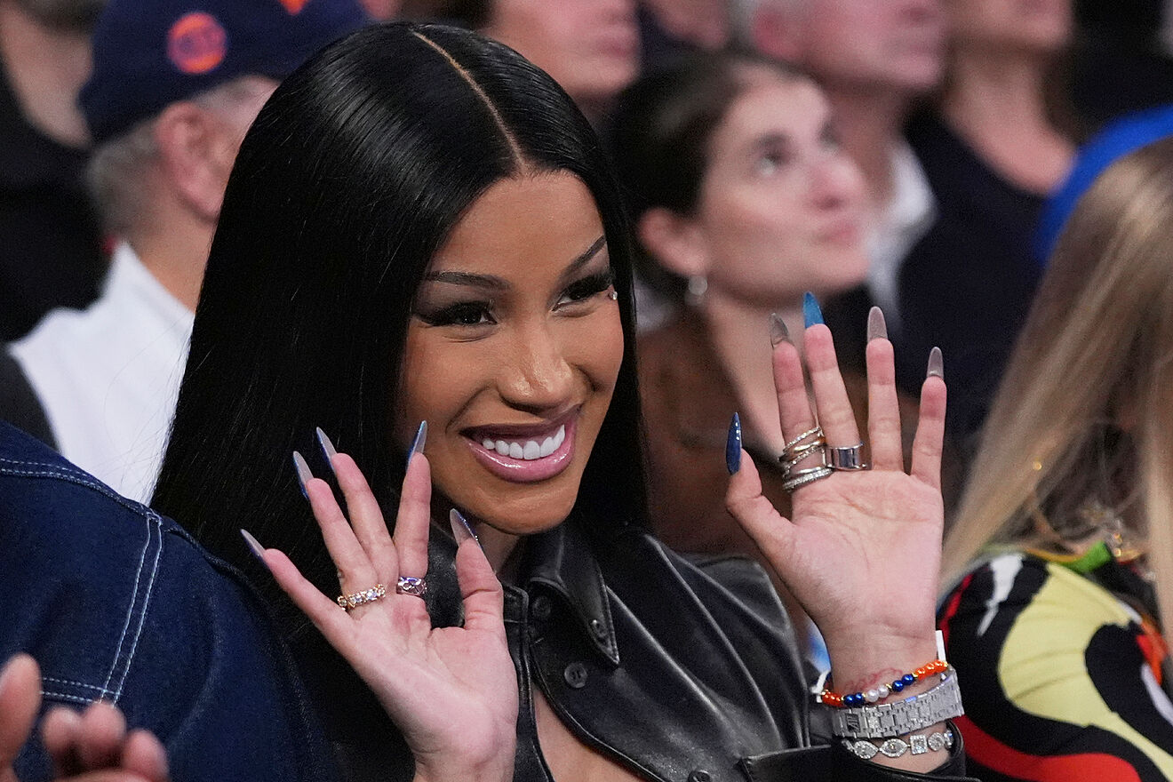 Cardi B just achieved what Taylor Swift still hasn't during her NFL ...