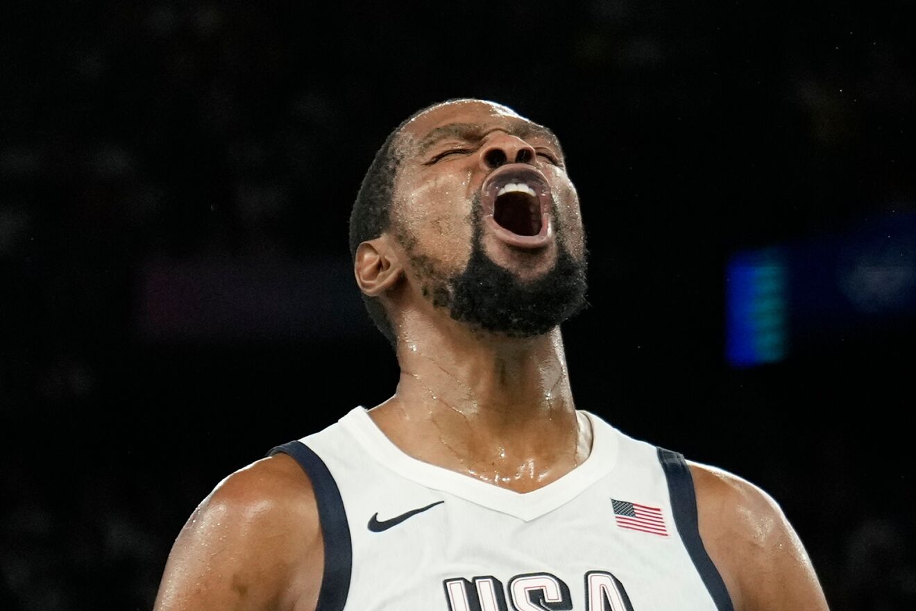 Kevin Durant's shocking reaction to Commanders' last second miracle | Marca