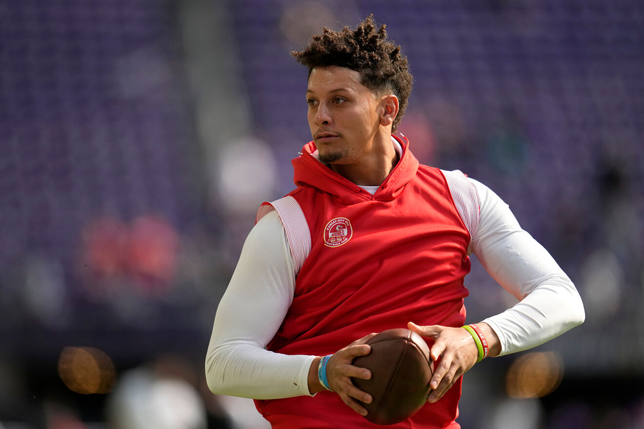 Shocked Patrick Mahomes reveals thoughts on Shedeur Sanders' 2025 NFL ...