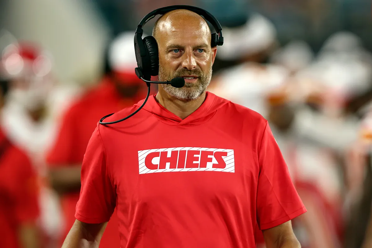 Chiefs coach blasts referees over controversial Xavier Worthy call in ...