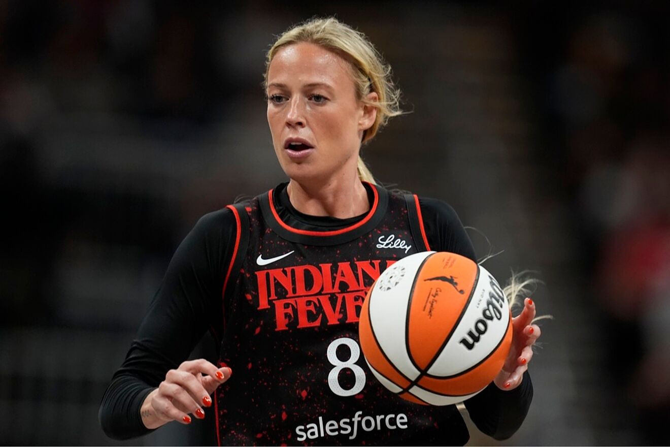 Sophie Cunningham makes an Indiana Fever teammate feel special... and ...