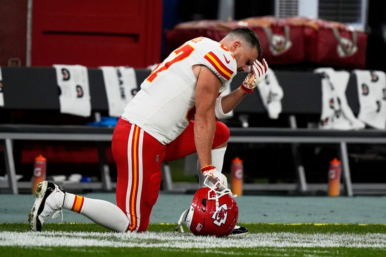 Travis Kelce's heir? Chiefs connected to explosive Oregon Ducks TE ...