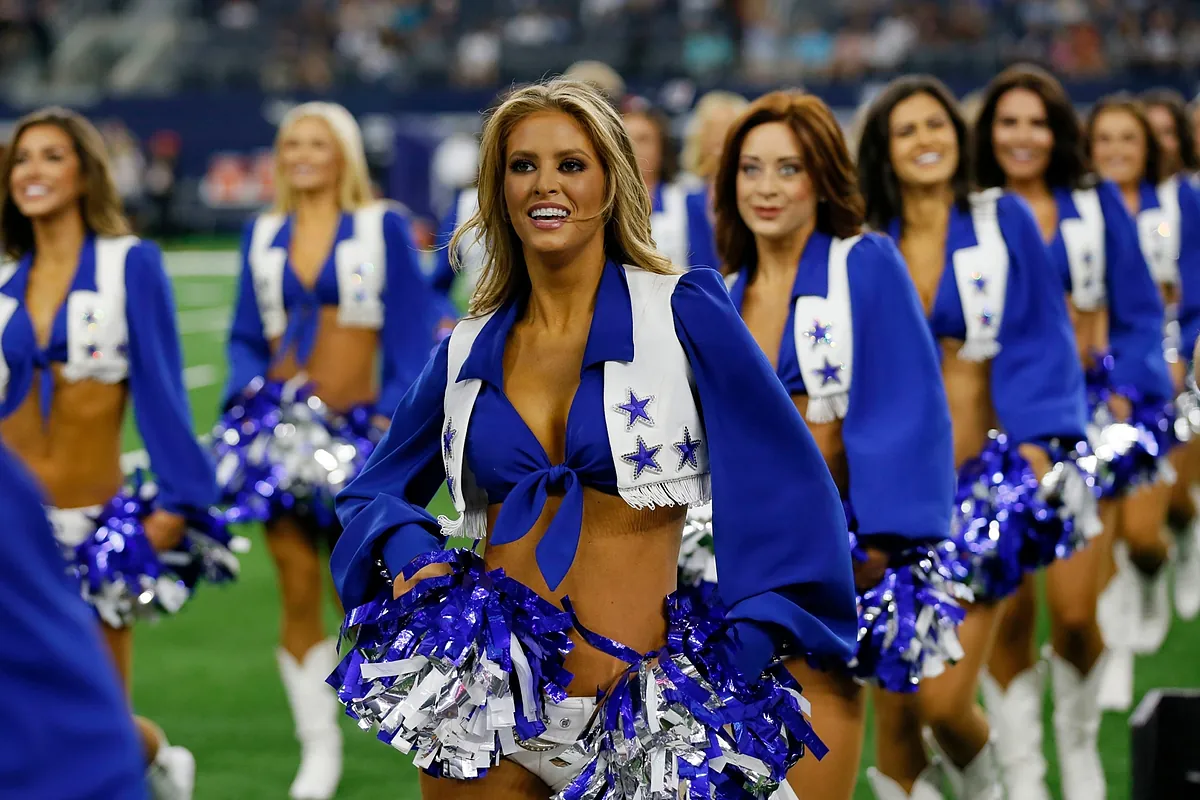 Cowboys cheerleader hit by football after Brandon Aubrey's wild kick ...
