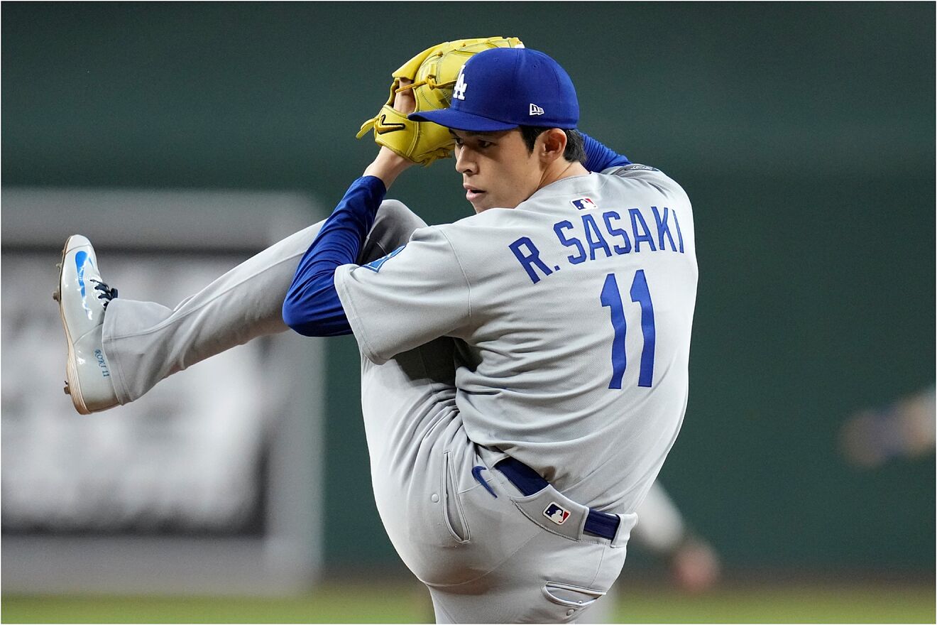 Roki Sasaki achieves something never seen before in MLB and Dave ...