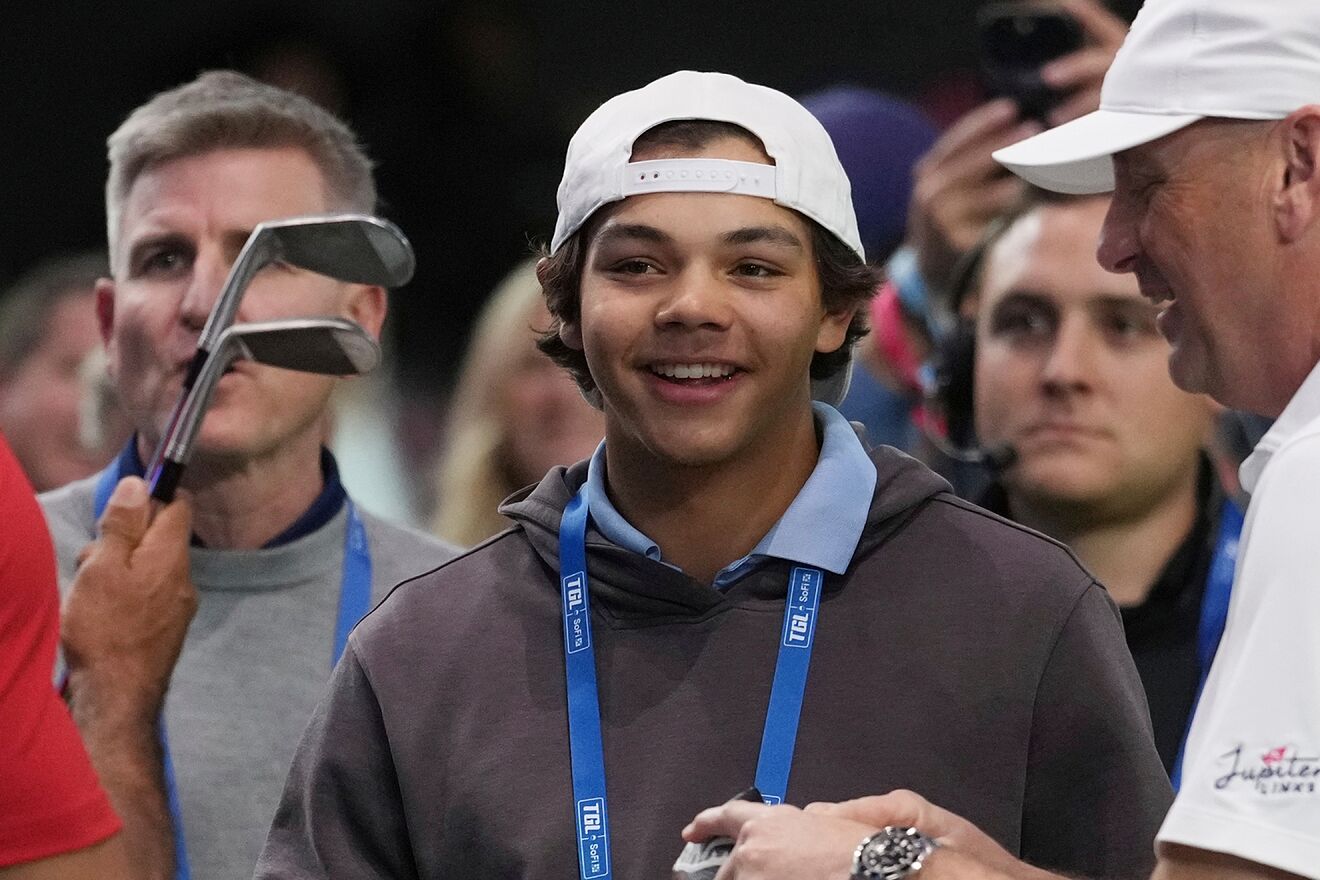 Charlie Woods is not looking like his dad Tiger, has a nightmare start ...