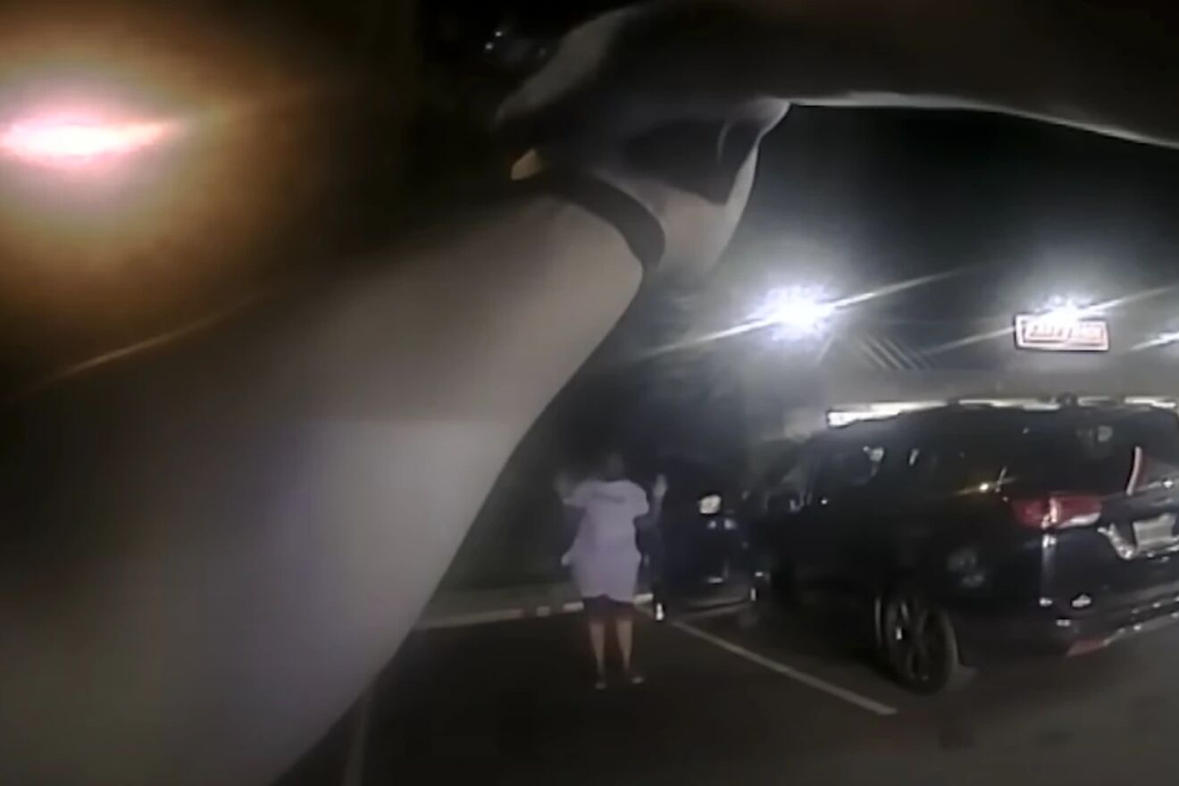 Police handcuff pregnant woman at gunpoint while her kids watch from ...