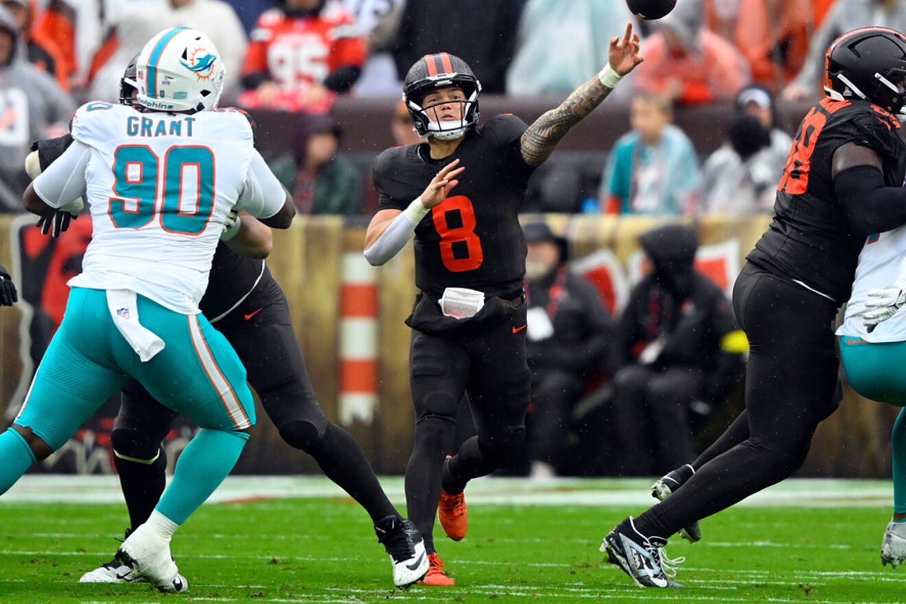 Dillon Gabriel channels Tom Brady's brilliance as Shedeur Sanders remains on the Browns' bench ...