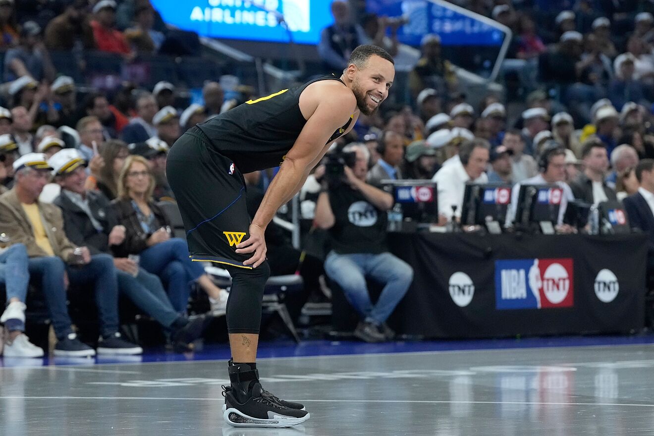 Stephen Curry addresses knee pain, stays focused on long-term health ...