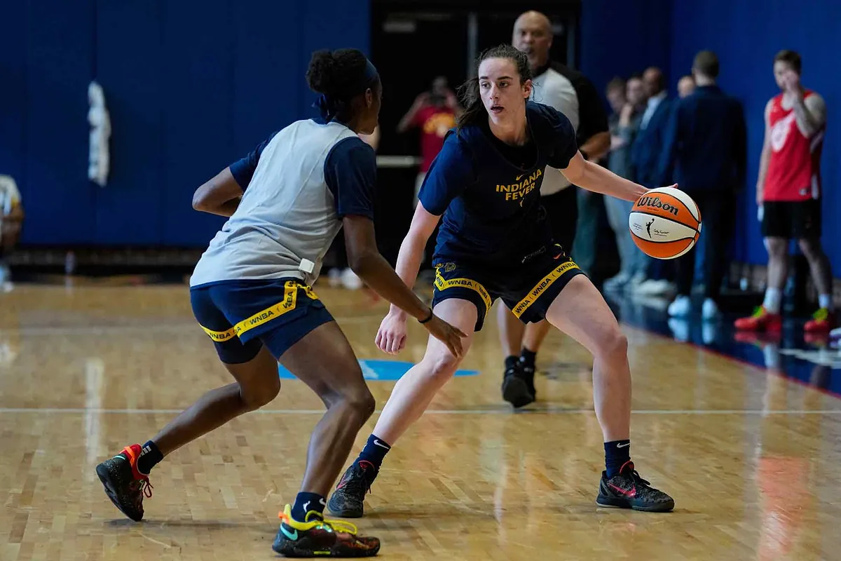 Caitlin Clark ankle-breaker at Indiana Fever training camp proves to ...