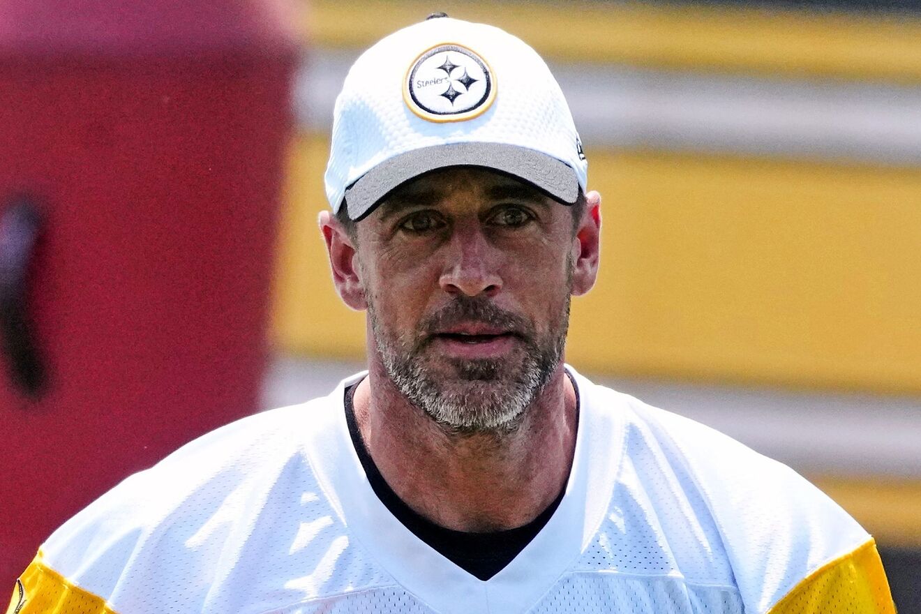 Aaron Rodgers got pissed off at the camera crew for distracting him ...