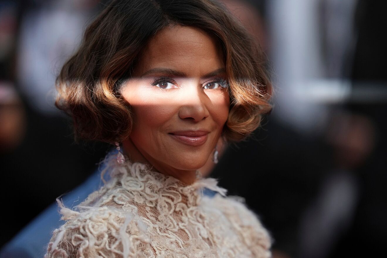 Halle Berry is ready to kill as she delivers an incredible display of ...