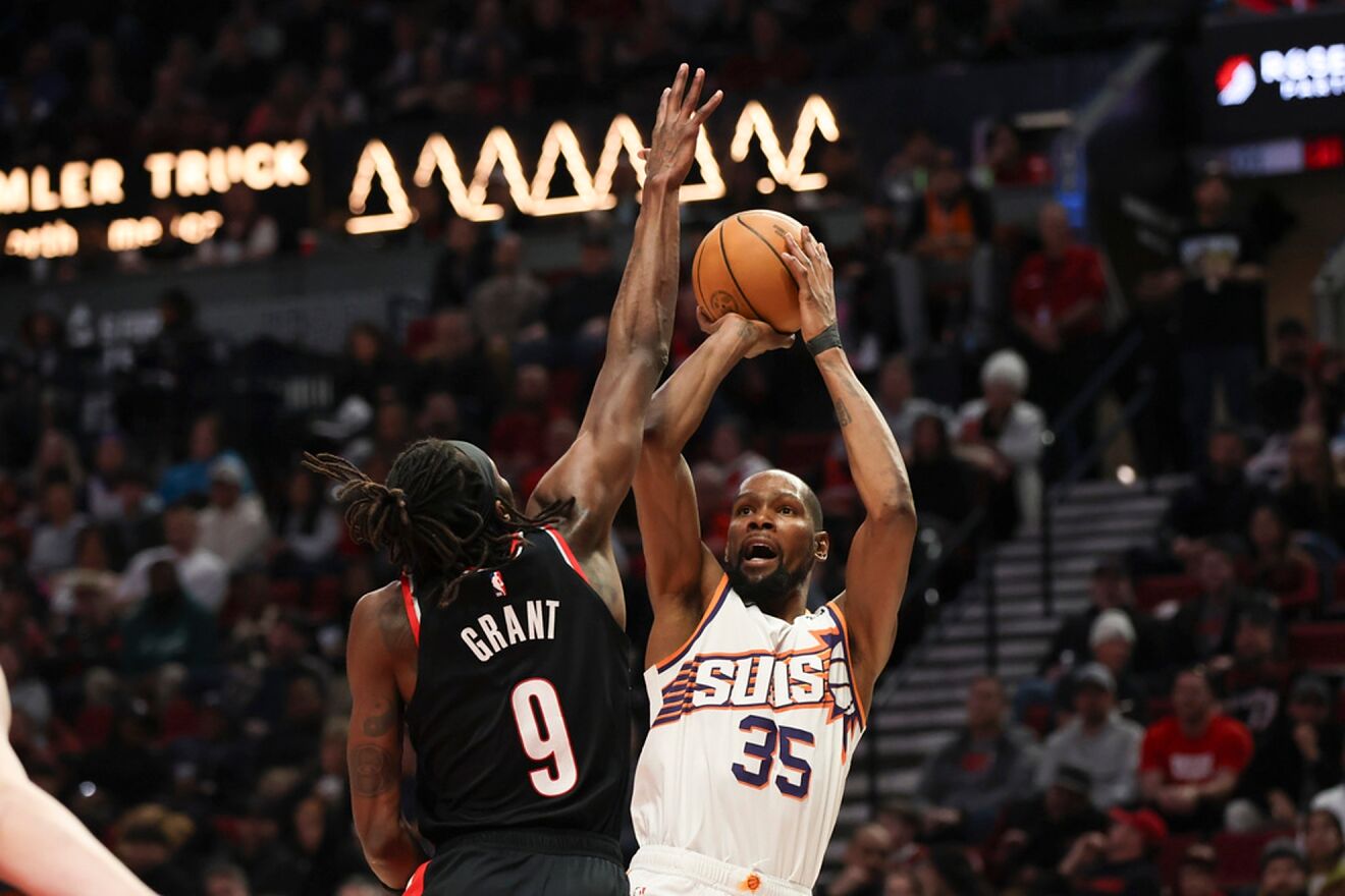 Durant's incredulous reaction to Doncic trade during game: "It's crazy ...