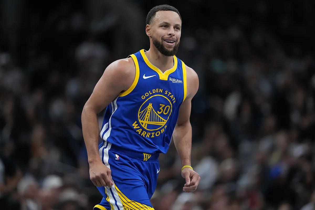 Stephen Curry's gesture to Michael Jordan could have a double meaning ...