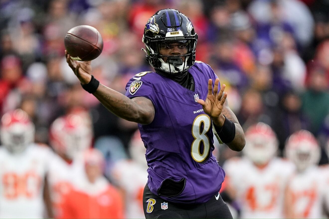 Lamar Jackson shows off his ability - Humbles Chiefs defense with ...