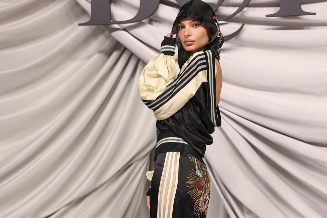 Emily Ratajkowski shines in a semi-transparent dress on a walk in New ...