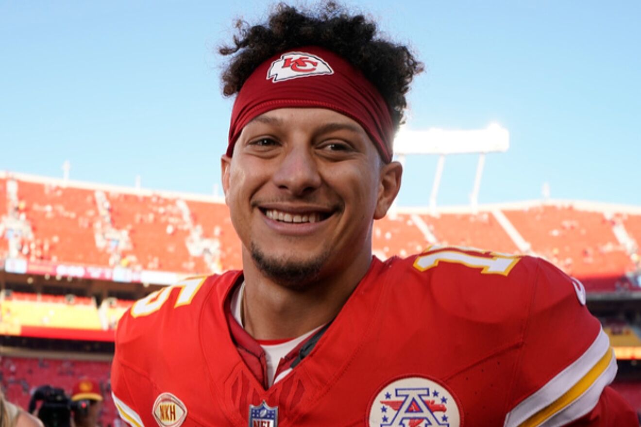 Patrick Mahomes' injury hasn't kept him away from the Chiefs: His new ...