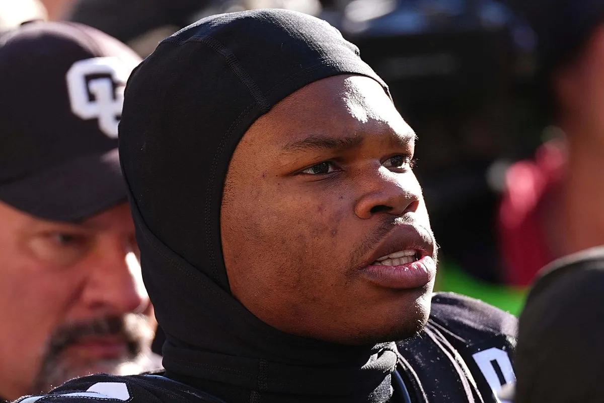 Travis Hunter acts like he's seeing a ghost after getting a big ...
