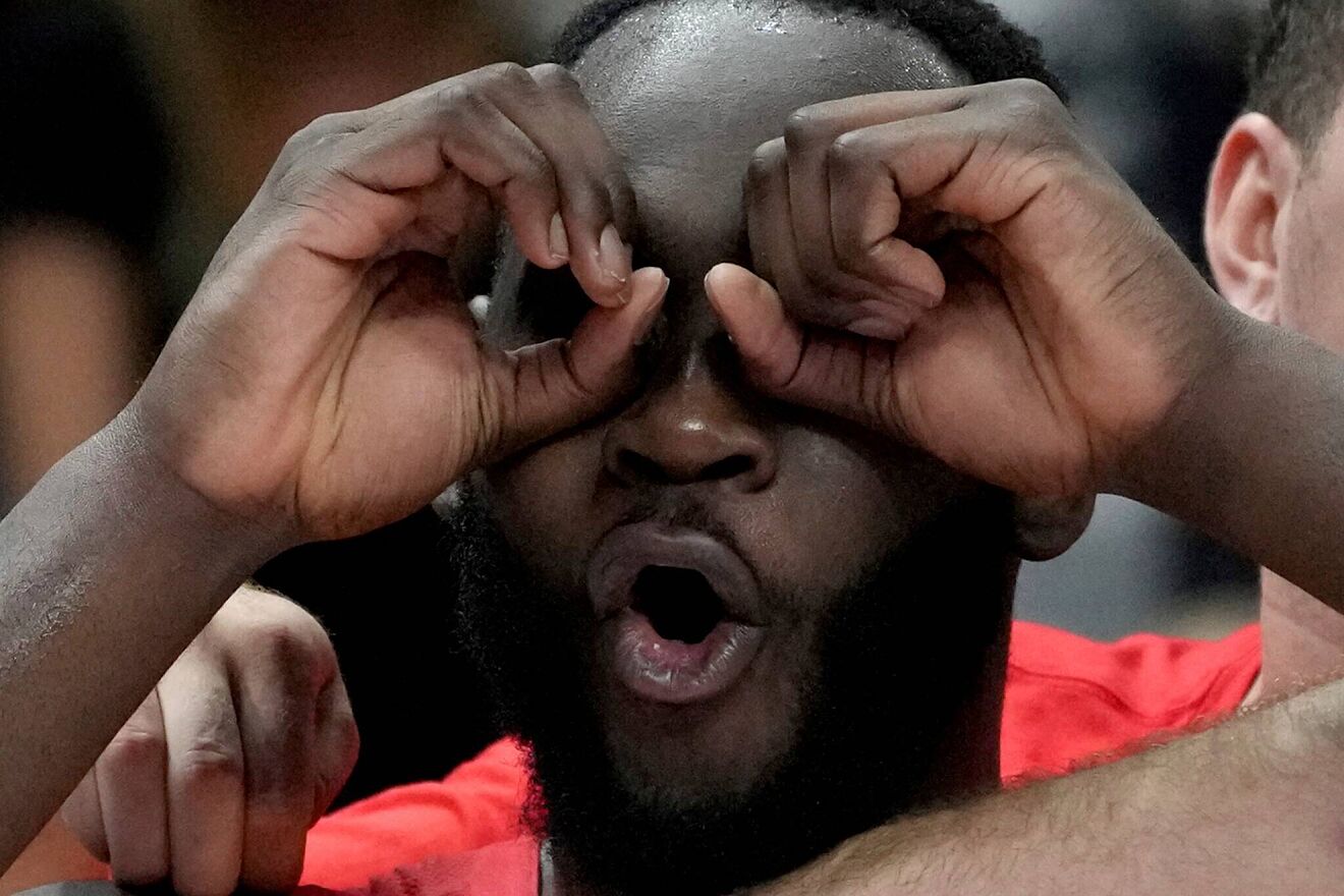 Warriors make Usman Garuba's signing official: Keys and limitations of ...