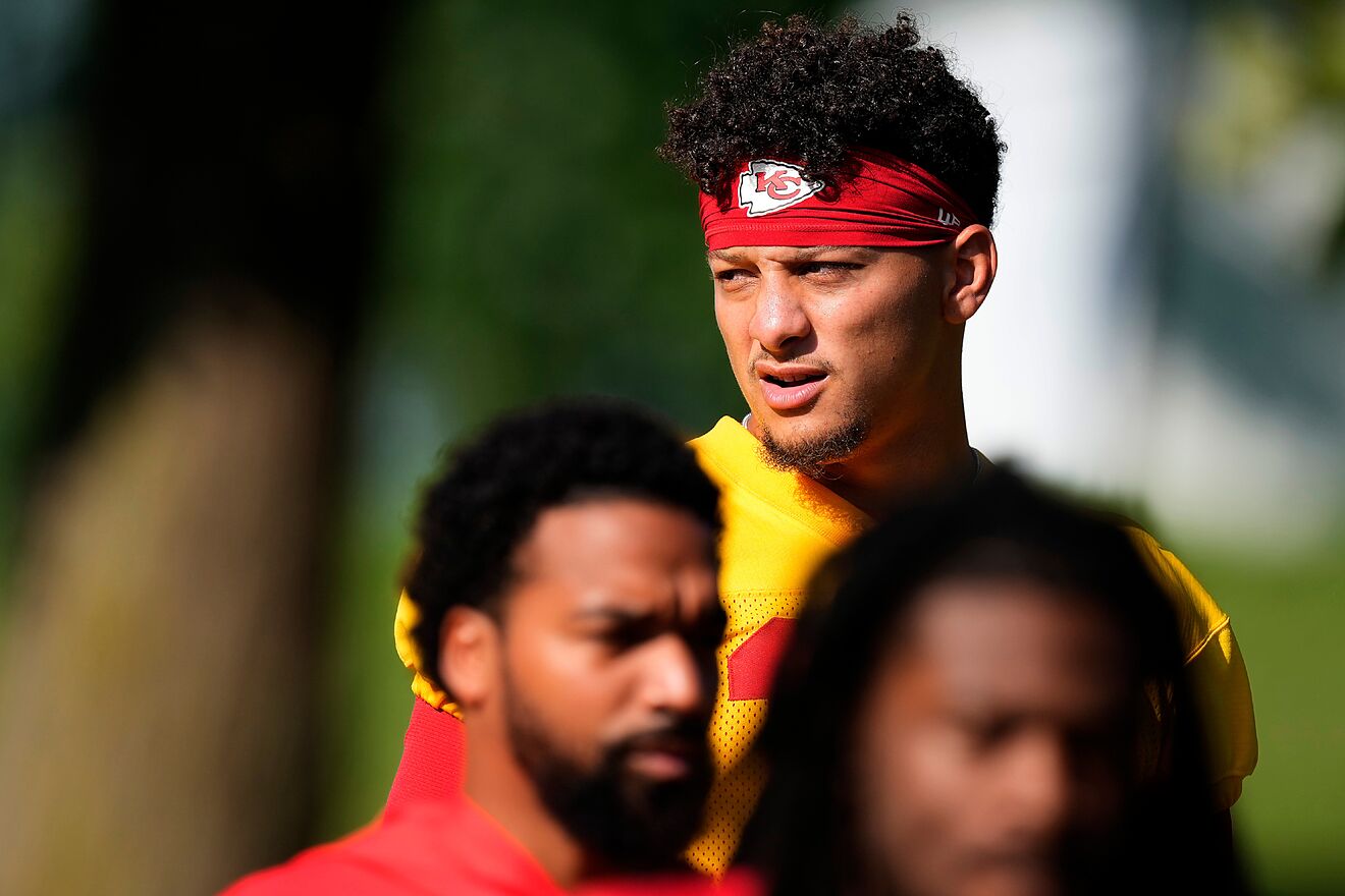 Patrick Mahomes' bitter rival scoffs at Chiefs star's NFL 100 ranking ...