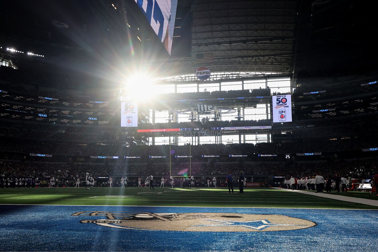 Jerry Jones faces gross negligence claims over AT&T Stadium's sun glare ...