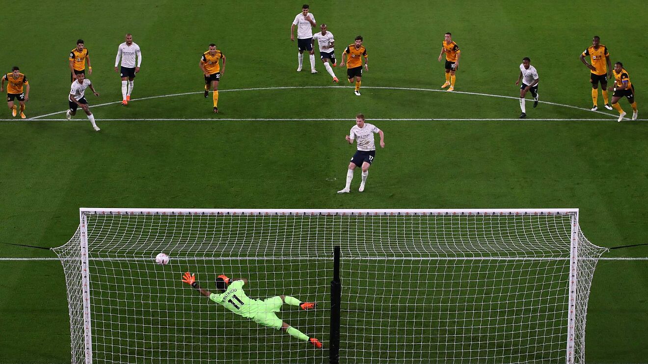 Wolves vs Man City: Manchester City fend off Wolves - Premier League