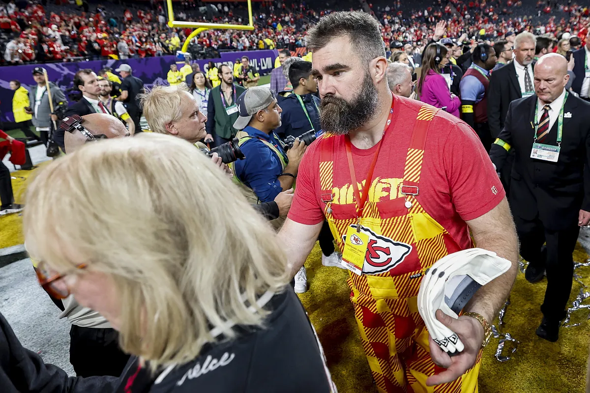 Shaquille O'Neal sends a message to Jason Kelce to help him decide his ...