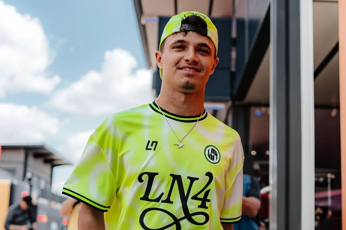 Lando Norris brings his McLaren racing style to the football field in ...