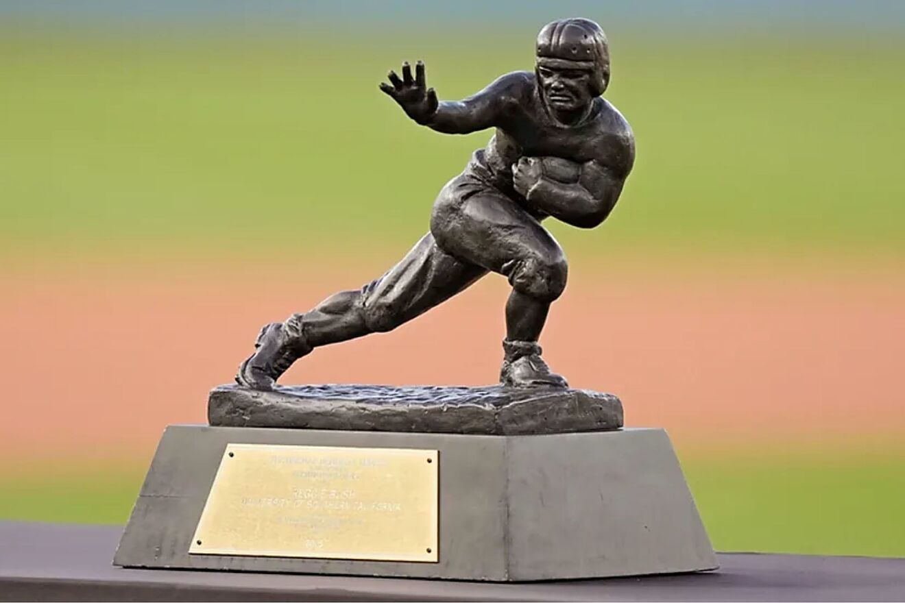 Heisman Trophy Winners Bryce Young, Aidan Hutchinson Highlight 2021 ...