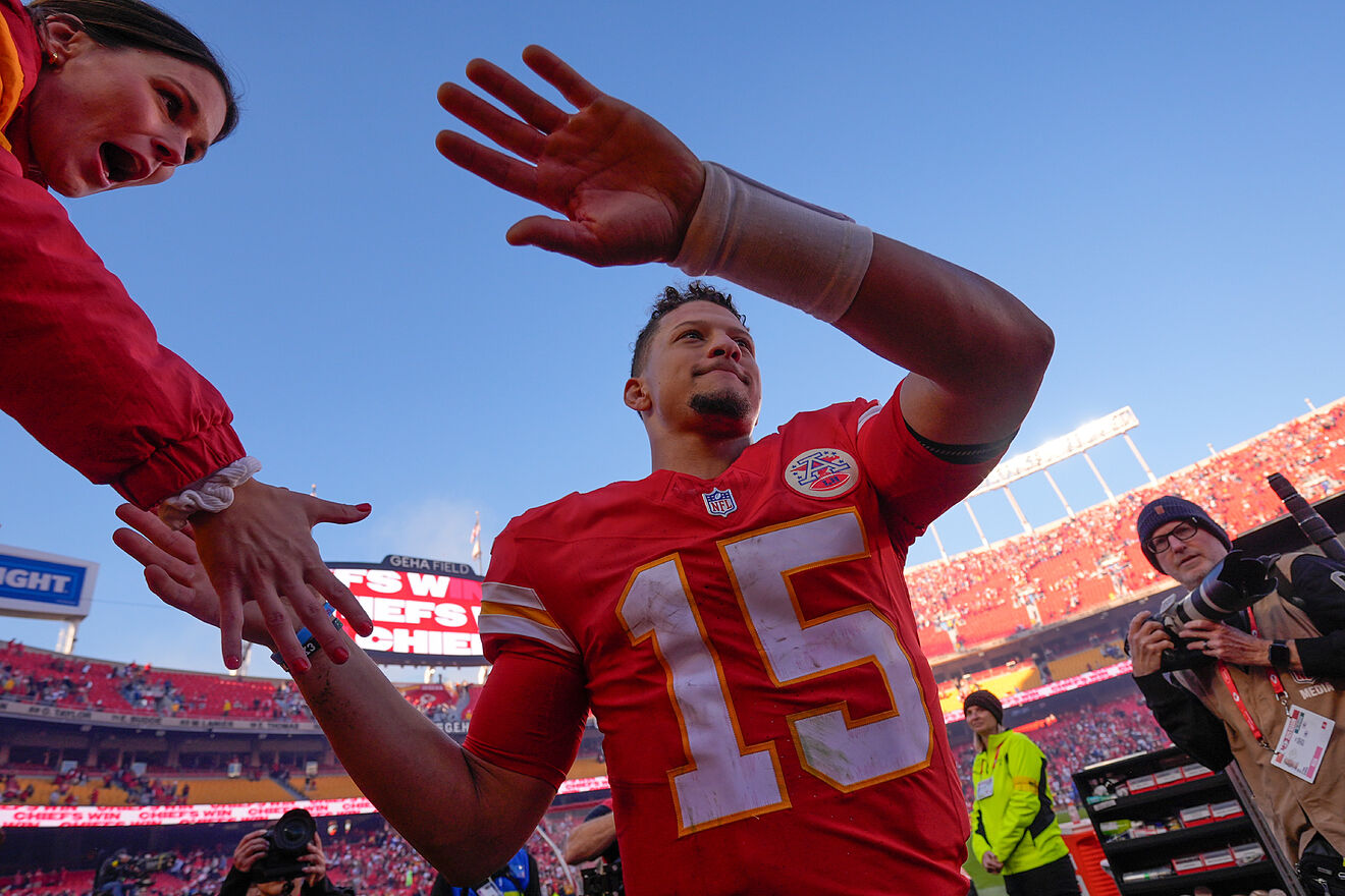 Patrick Mahomes enters a league of his own and breaks another record ...